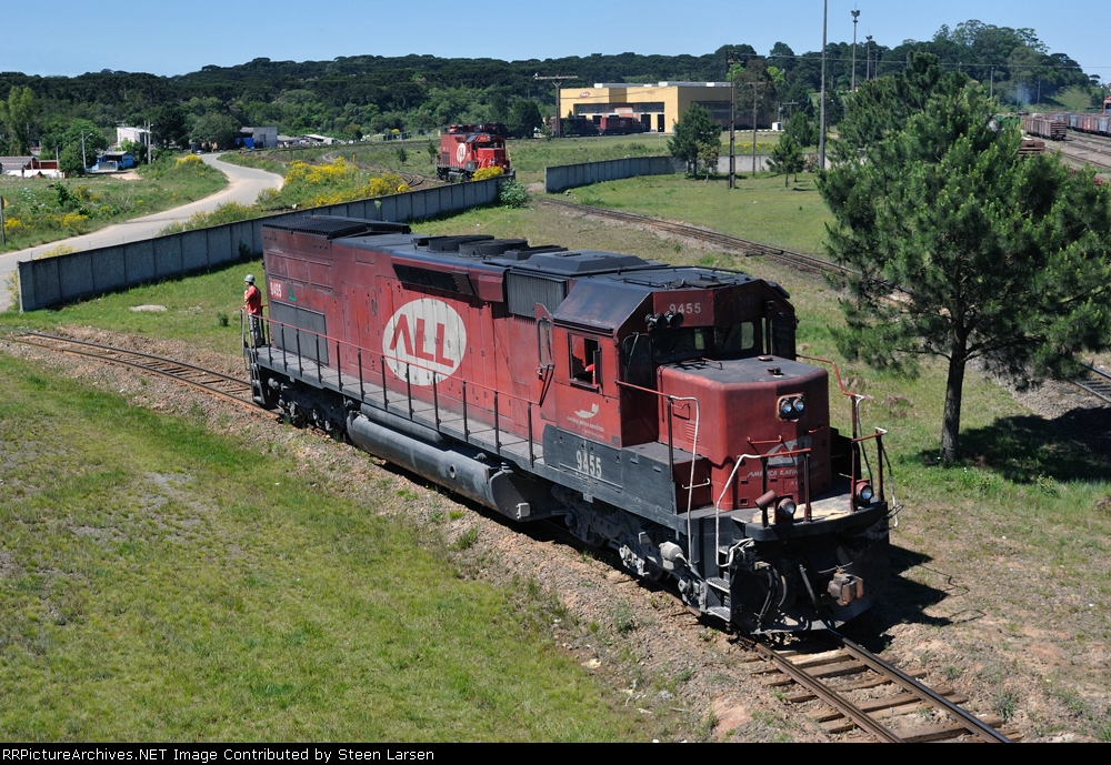 ALL 9455 (SD40T-2) at the Iguacu yard in Curitiba Nov 2010